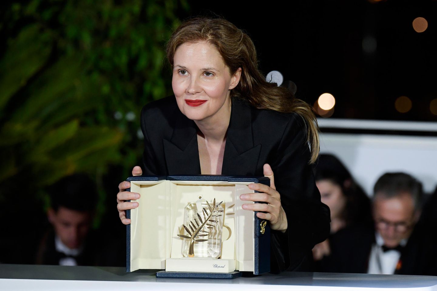 Cannes 2023: Heiße Looks zum Abschied und große Freude über die ...