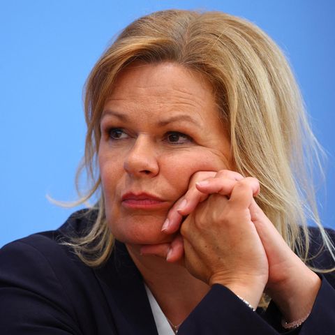 Nancy Faeser kündigt Stellenzuwachs an, um Asylanträge zu beschleunigen | STERN.de