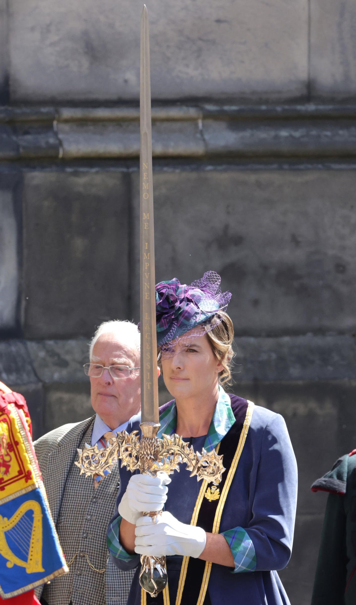 König Charles III. wird in Schottland gekrönt – und Kate recycelt ein ...