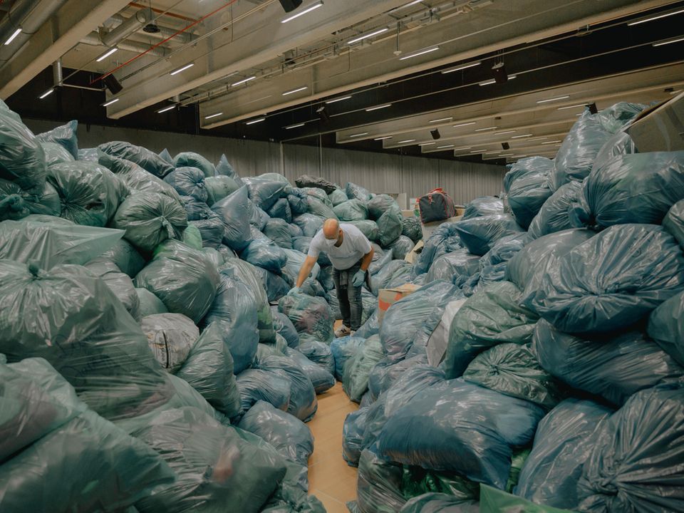 Ahrtal-Flut: Foto-Kollektiv zeigt Zerstörung und Wiederaufbau | STERN.de