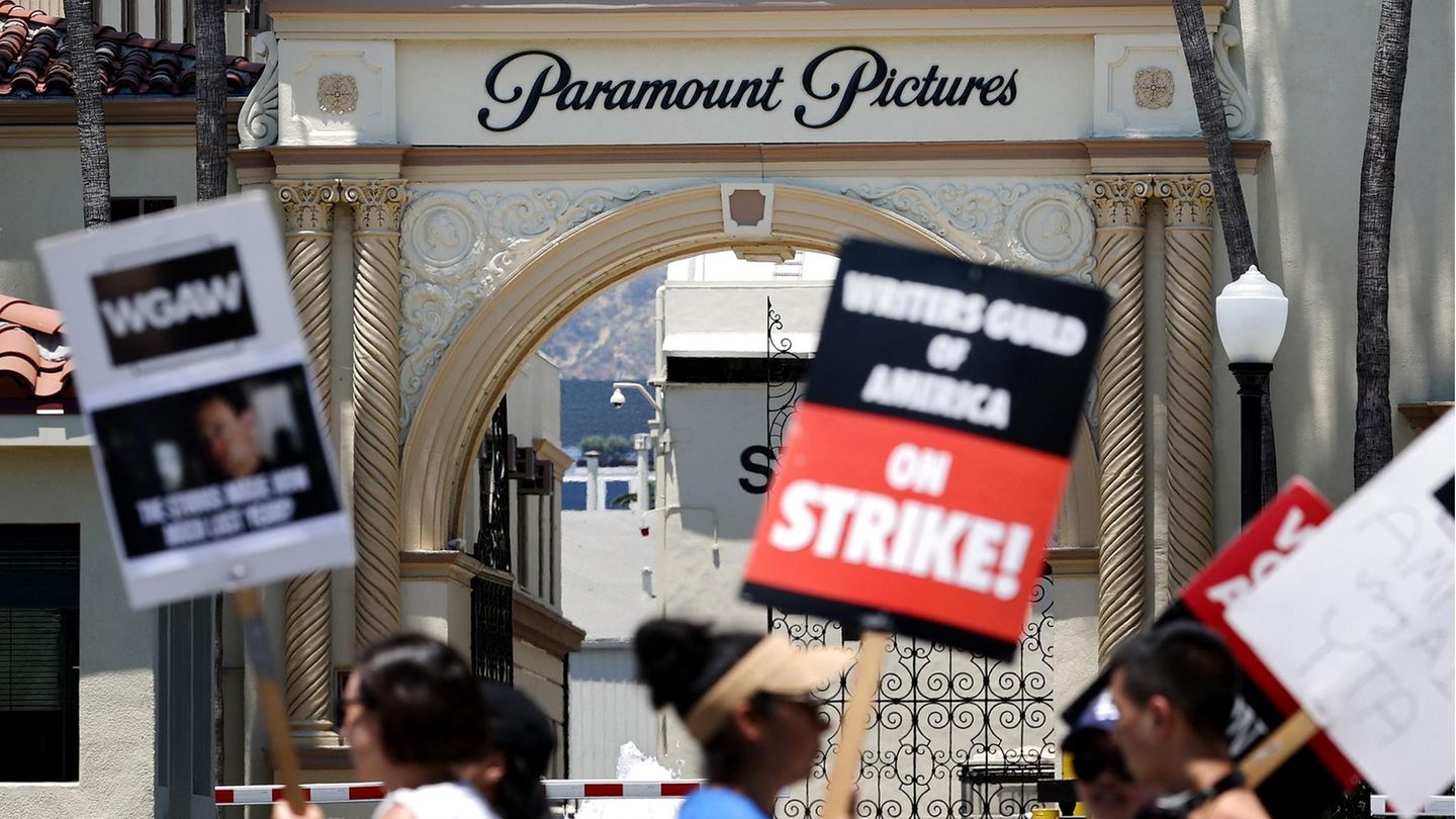 Kino, TV, Streaming: Doppel-Streik in Hollywood: Serienproduktionen droht der Stillstand