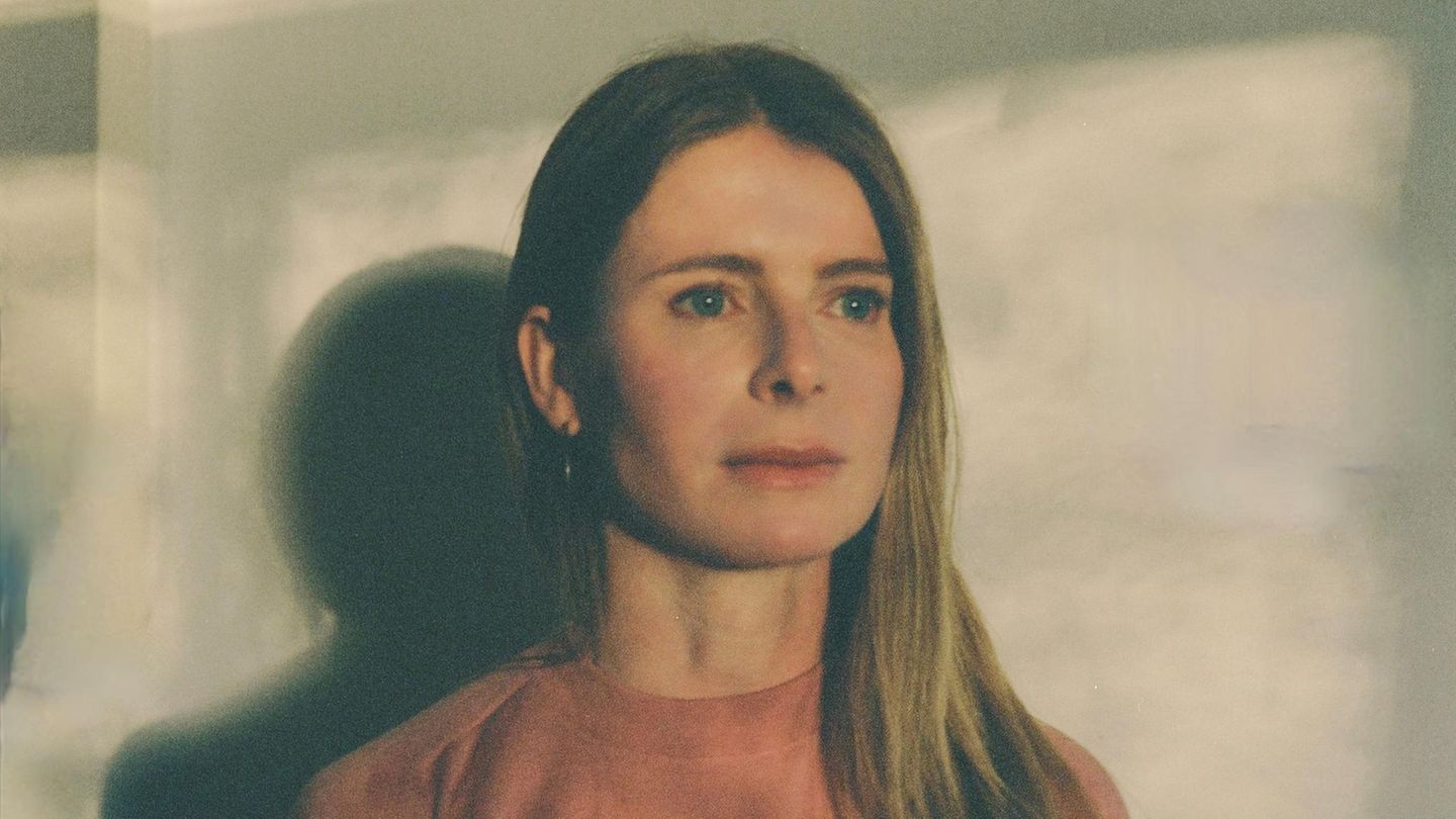Emma Cline: "Die Einladung" erzählt von den Abgründen der Hamptons ...