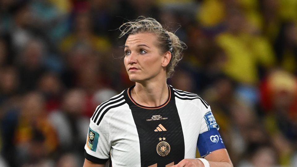 DFB-Kapitänin Alexandra Popp veröffentlicht ihre Autobiografie | STERN.de