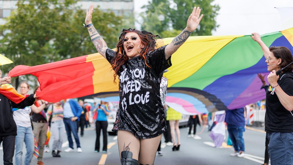 CSD: Die schönsten Bilder aus Hamburg und Nürnberg | STERN.de