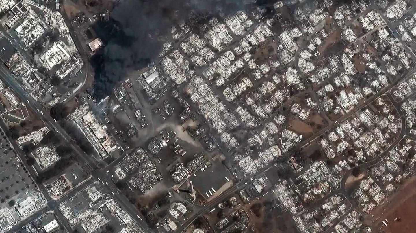 Satellitenbilder zeigen das Ausmaß der Katastrophe auf Hawaii | STERN.de
