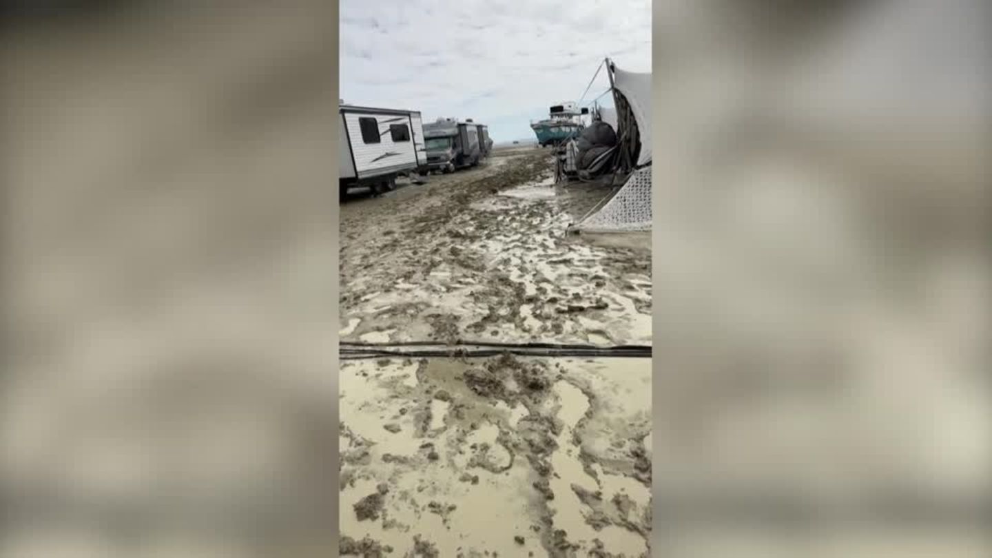 "Burning Man": Wüsten-Festival versinkt im Schlamm (Video) | STERN.de