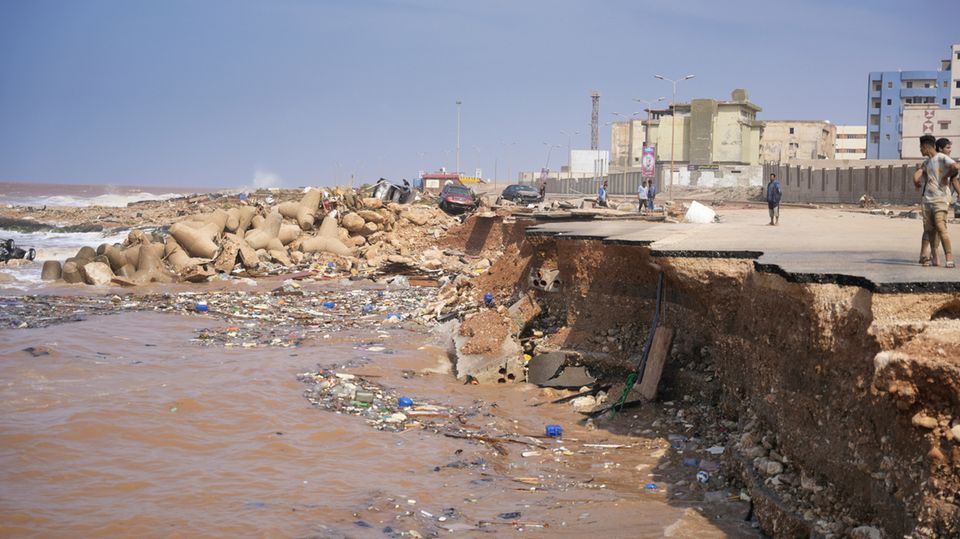 Libyen in Bildern: Wassermassen und Schlamm, Abertausende von Toten ...