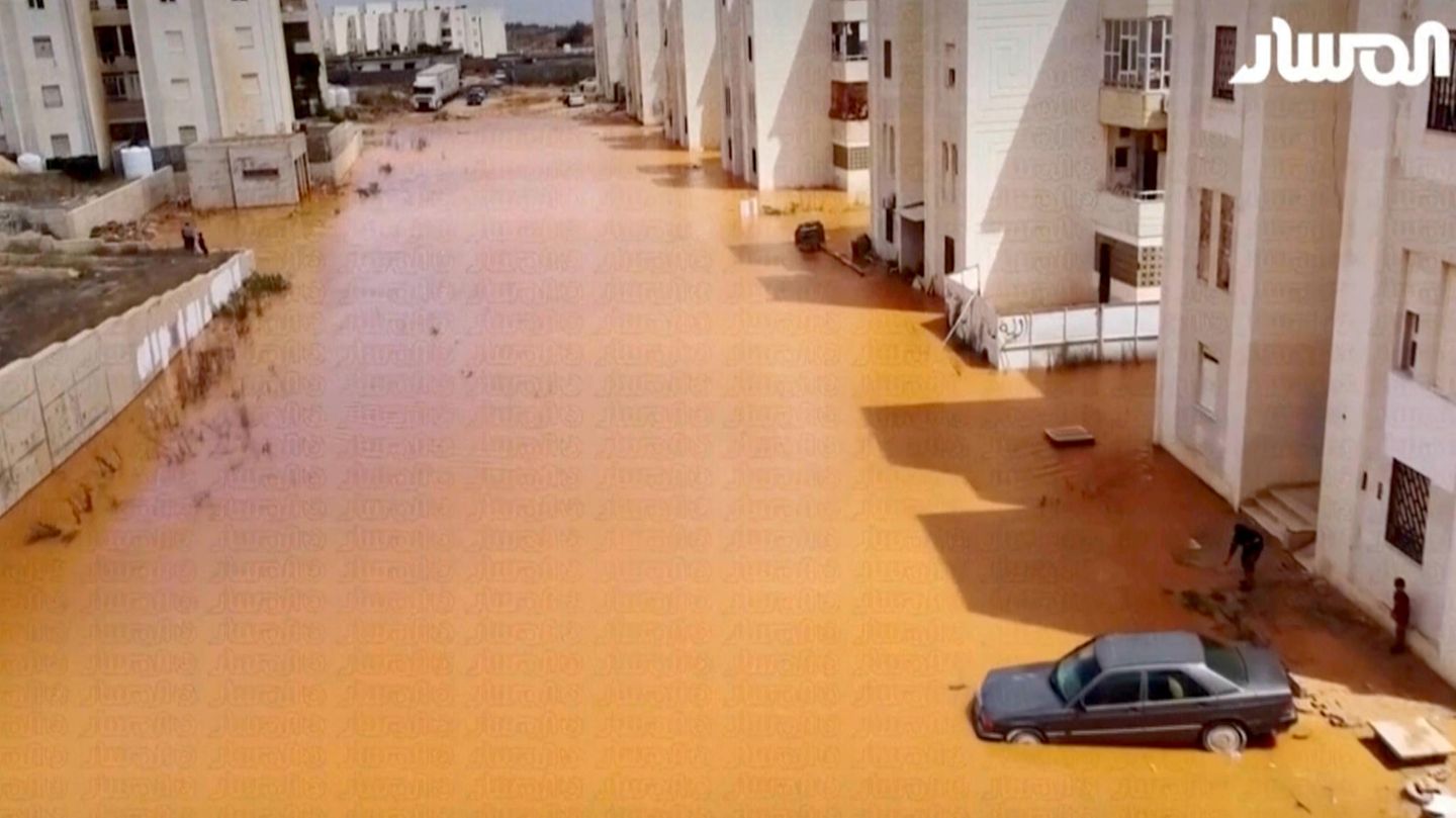 Libyen in Bildern: Wassermassen und Schlamm, Abertausende von Toten ...