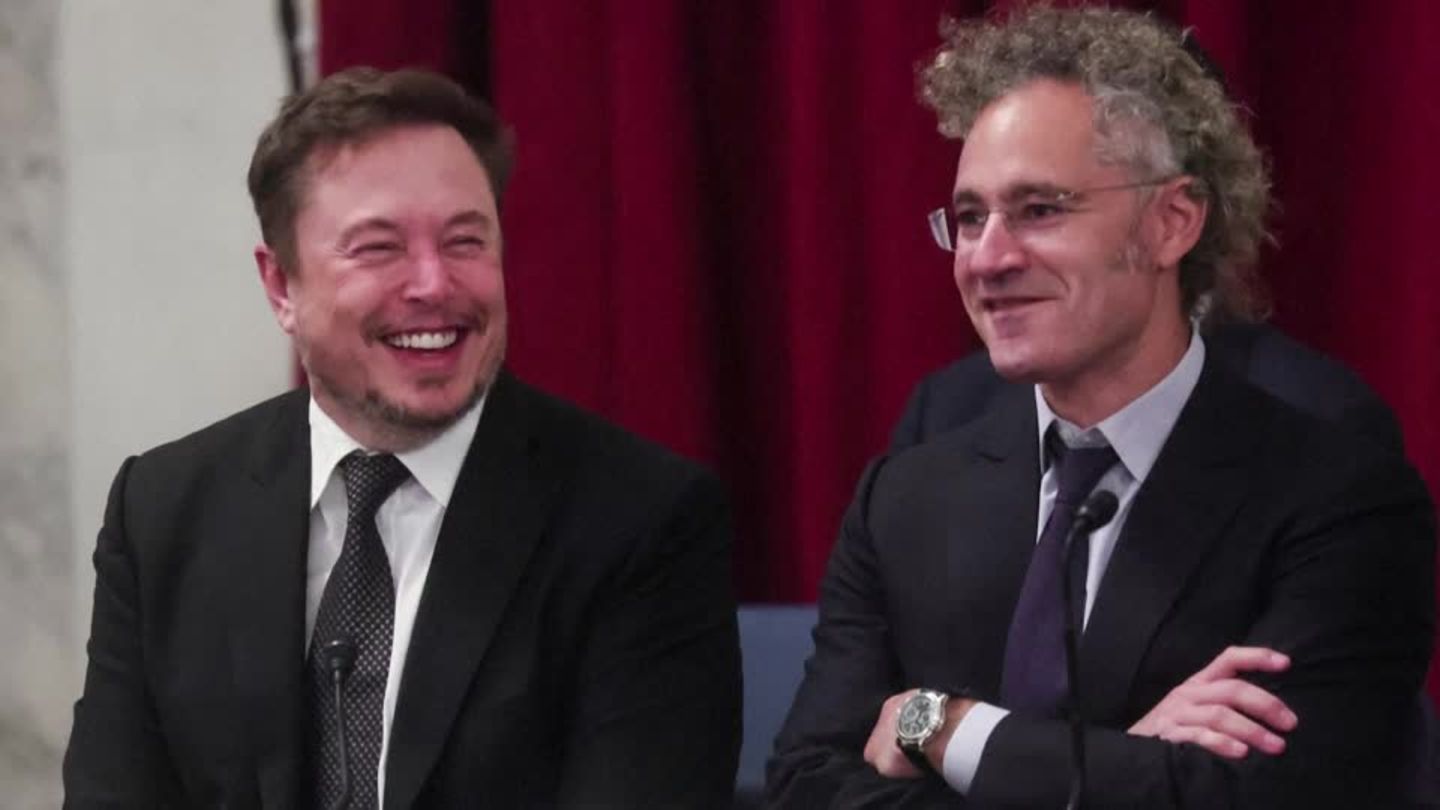 Video: Musk fordert "Schiedsrichter" für KI | STERN.de