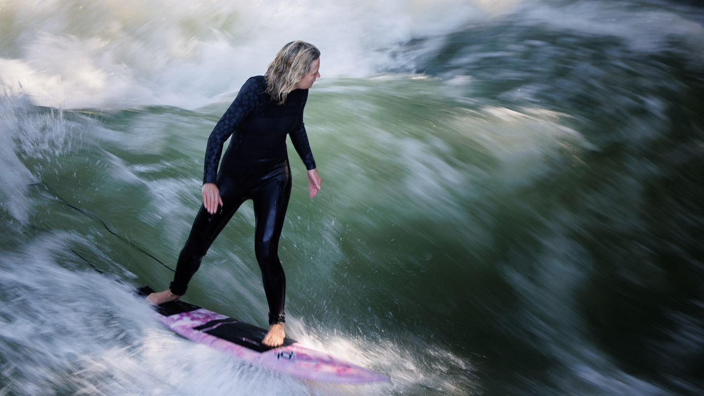 Die Frauen vom Eisbach: Die Surfcommunity in München wird weiblicher ...