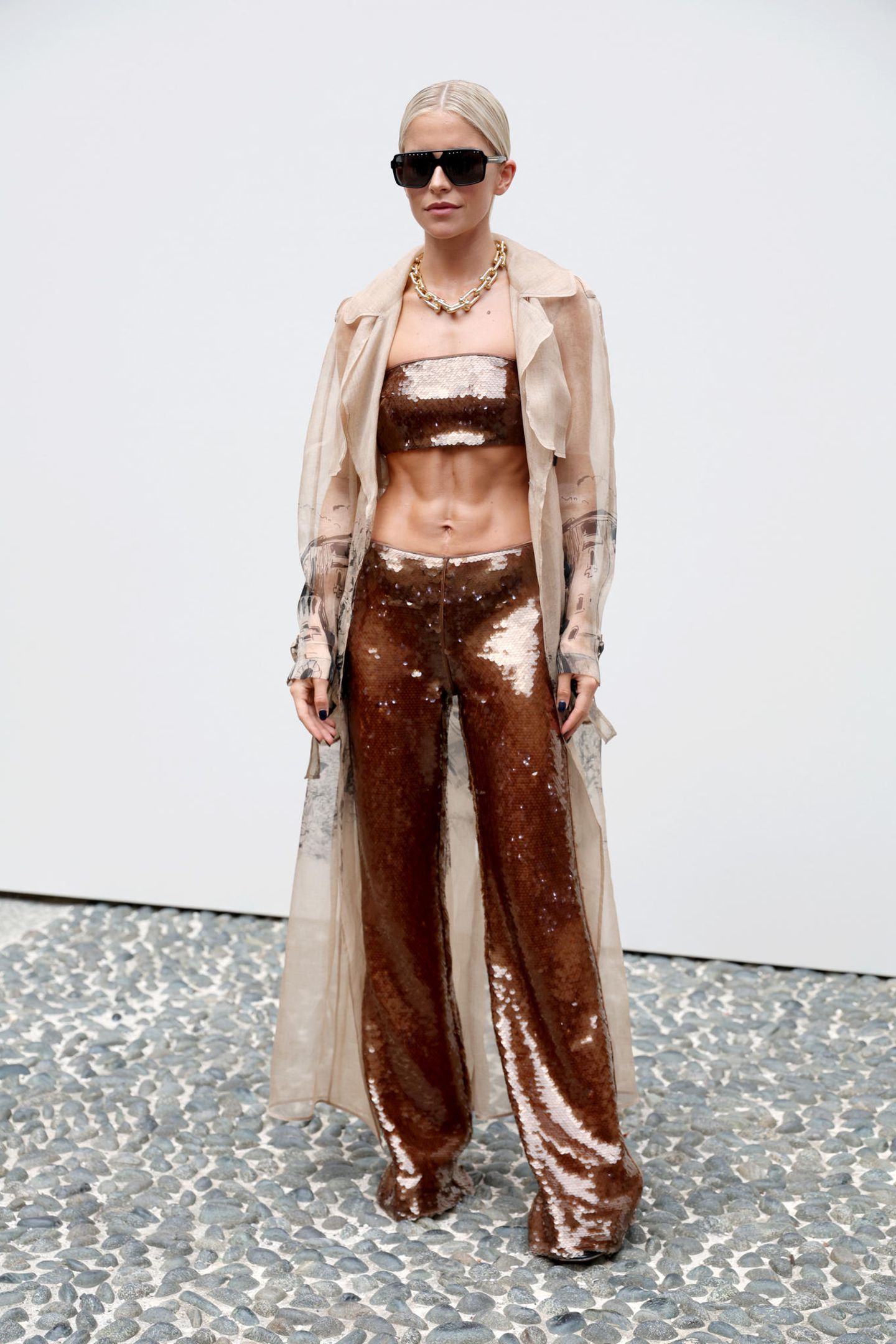 Caro daur abs store