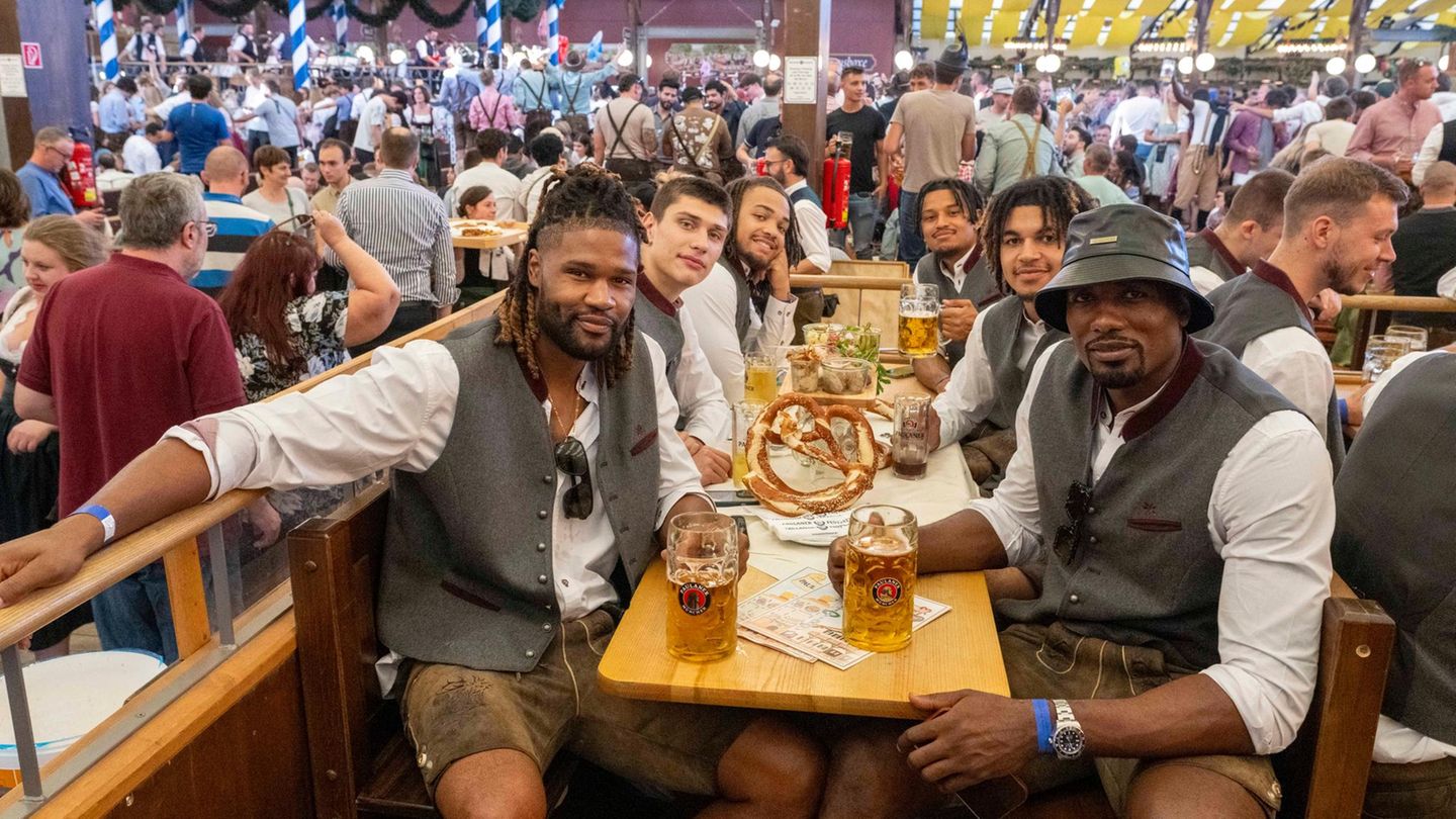 Oktoberfest 2023: Diese Promis waren bislang auf der Wiesn | STERN.de Oktoberfest 2023: Diese Promis waren bislang auf der Wiesn | STERN.de