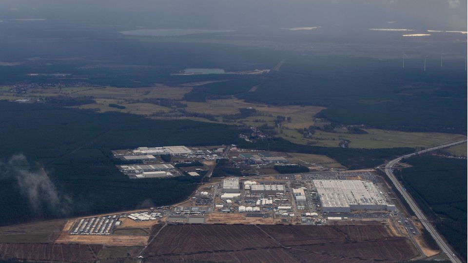Teslas Gigafactory in Grünheide: Das Autowerk in Bildern | STERN.de