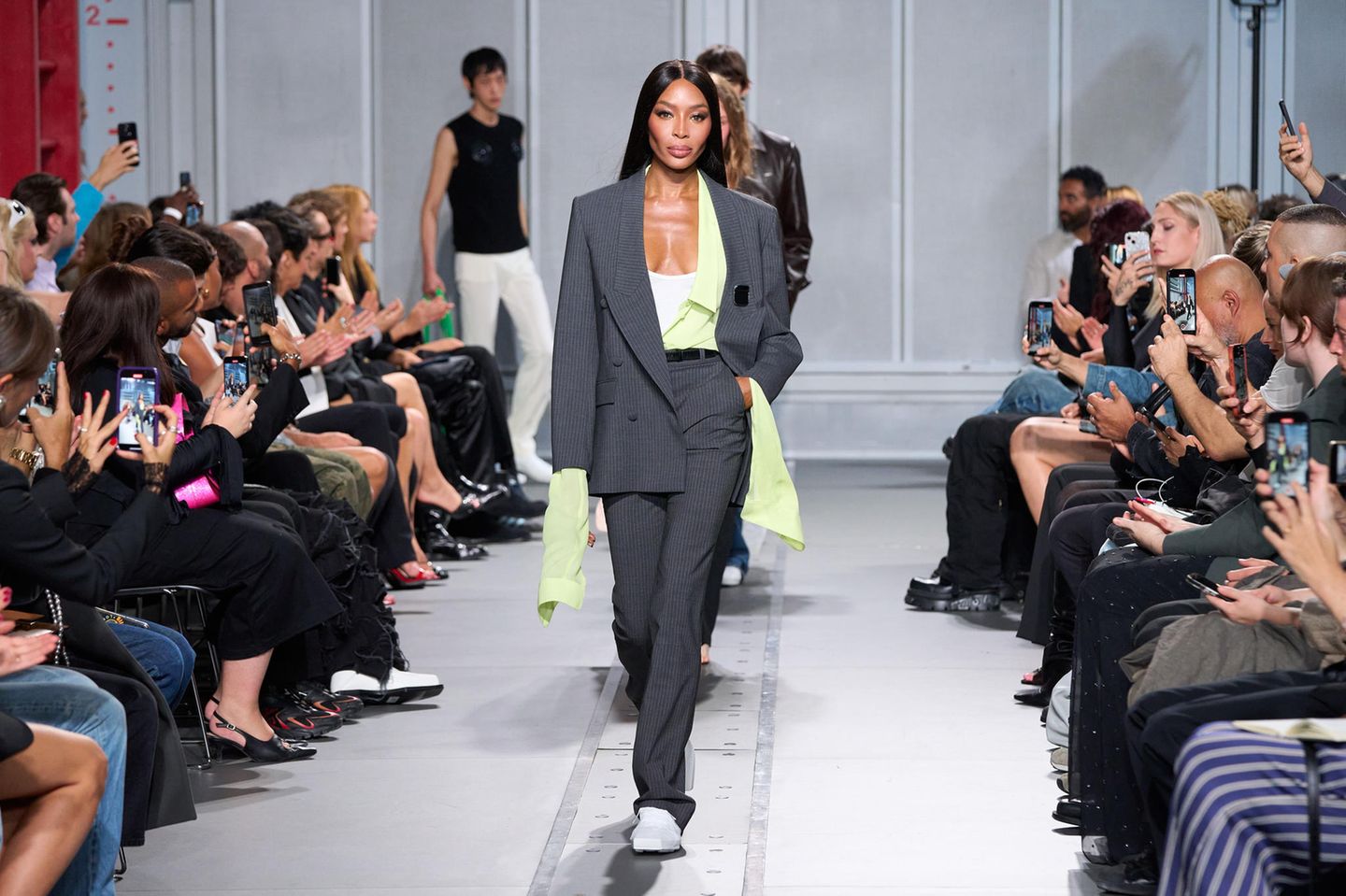 Paris Fashion Week: Die schönsten Looks aus der Modemetropole | STERN.de