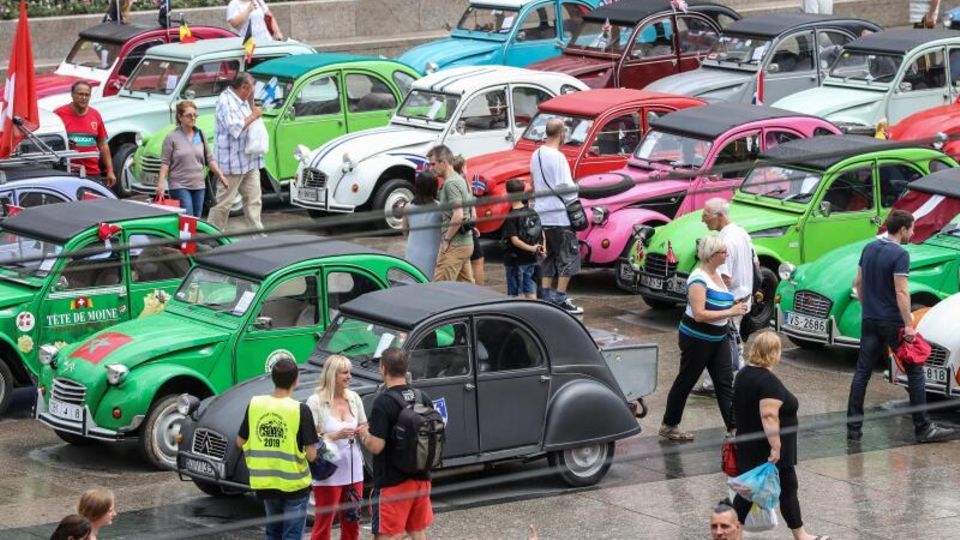 Die Ente wird 75 – "Auto für zwei Bauern in Stiefeln und einen Zentner ...