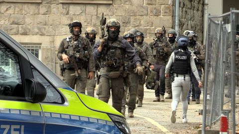 Bochum: "Gefahrenlage" an Schule – Polizei im Großeinsatz | STERN.de