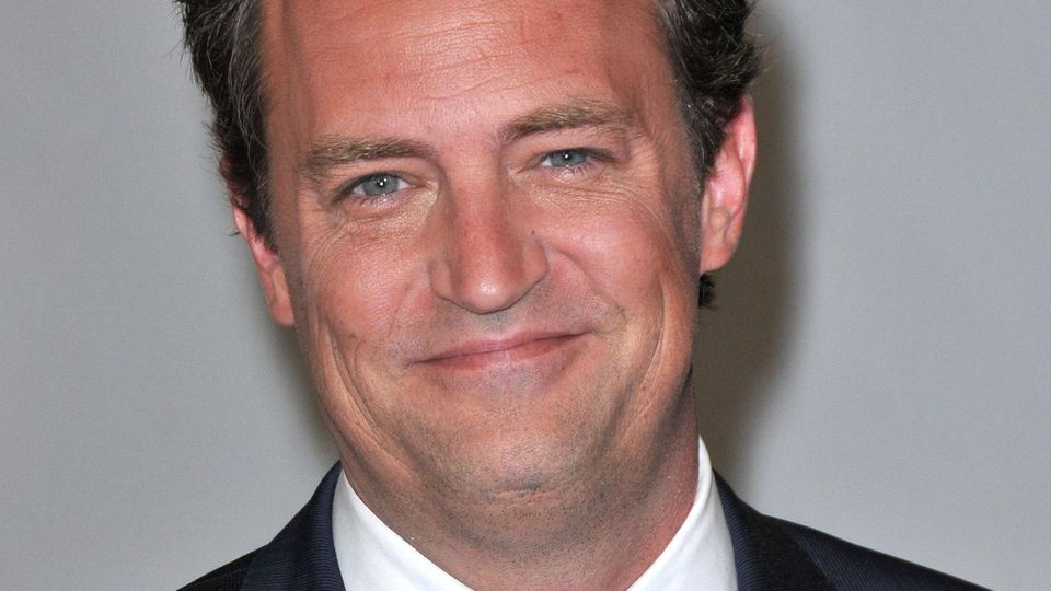 Matthew Perry: Friends-Star stirbt mit 54 Jahren | STERN.de