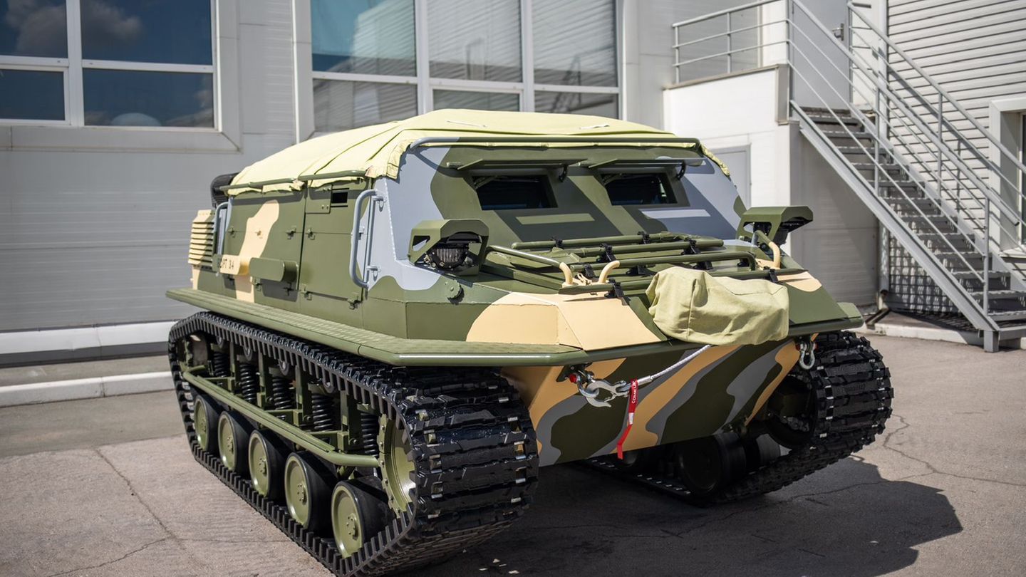 Plastun-SN – mit diesem Raupenschlepper bereiten sich Russen auf die ...