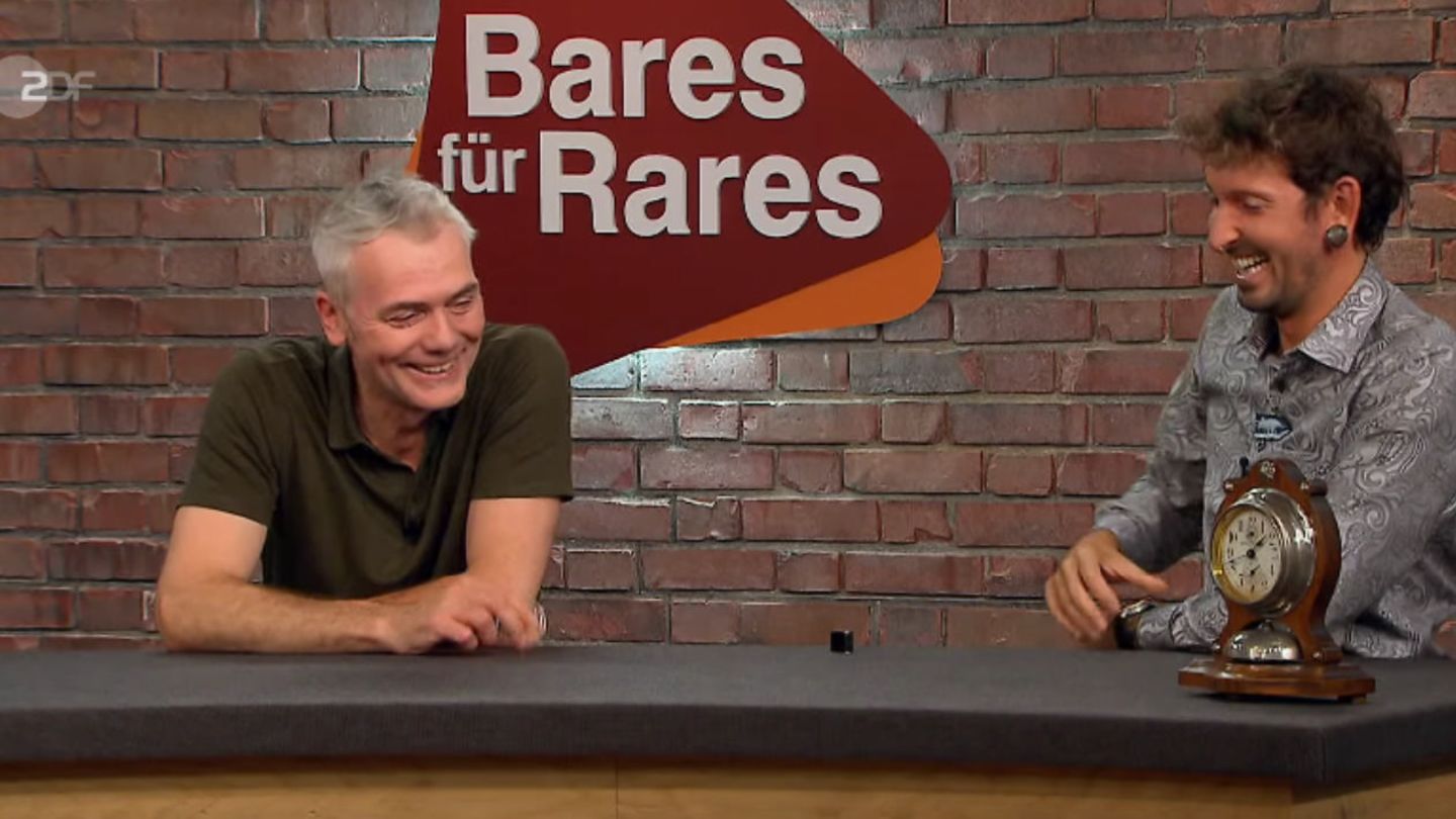 "Bares für Rares": Laut tickender Wecker sorgt für Gelächter im Händlerraum | STERN.de