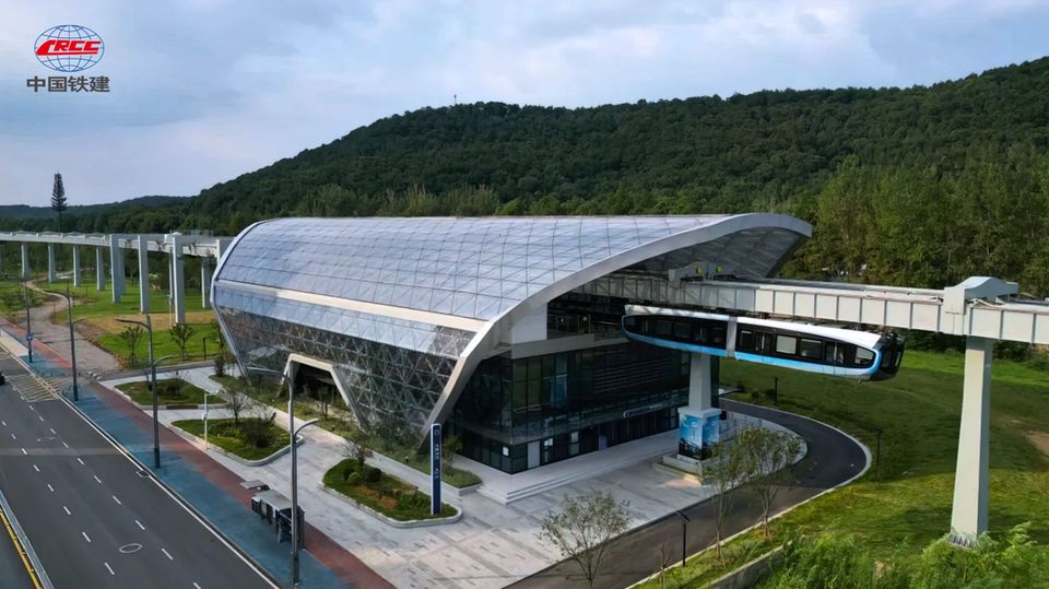 Sky Train in China: schwebender Nahverkehr mit gläsernem Boden | STERN.de