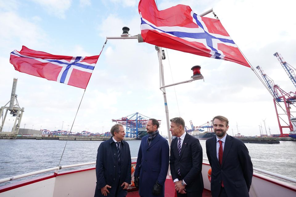 Haakon in Deutschland: Norwegischer Kronprinz besucht München, Hamburg ...
