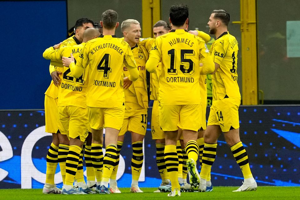 Champions League: BVB erreicht Achtelfinale | STERN.de