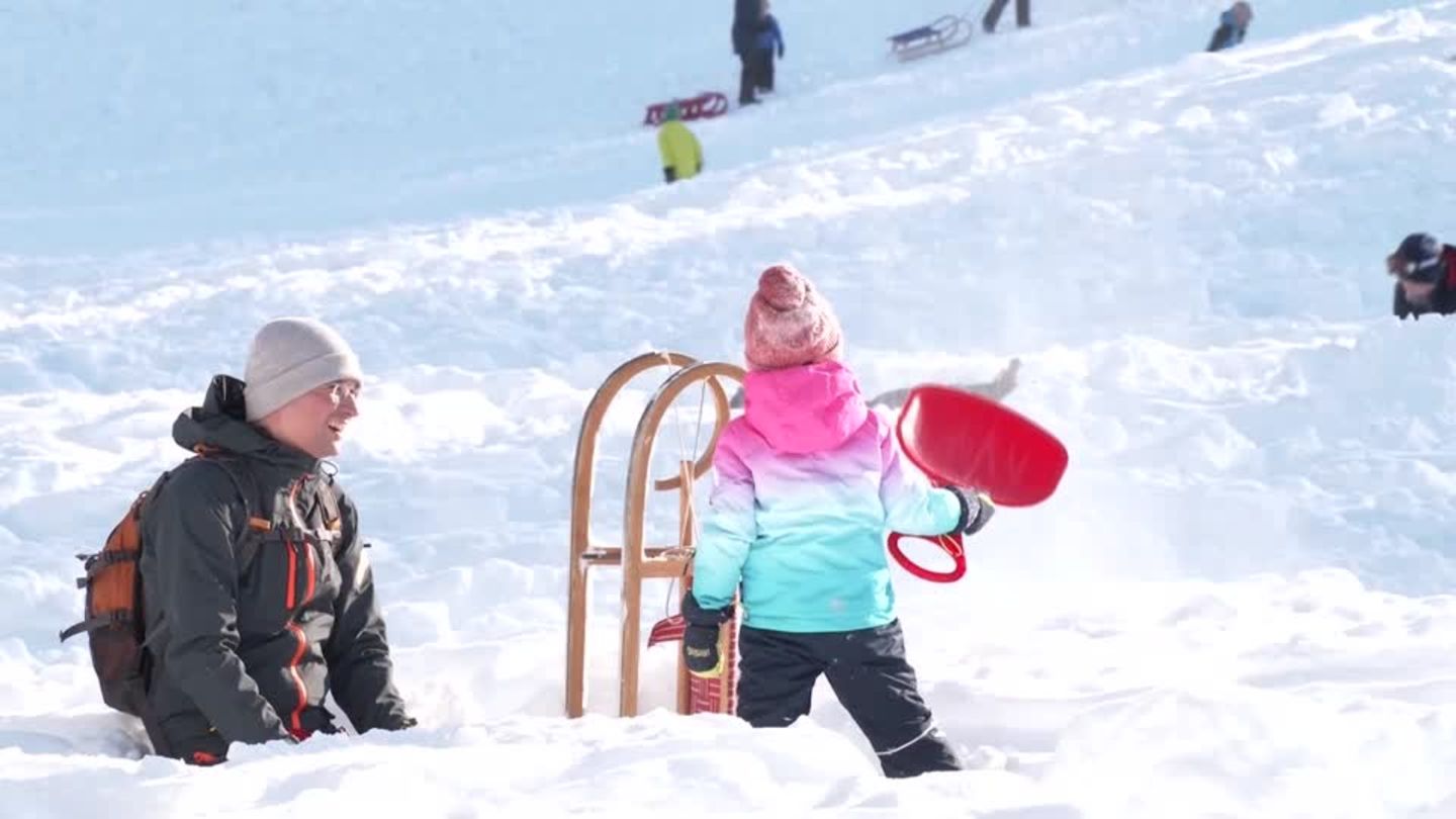 Video: Juchhe im Schnee - Bayern auf der Piste | STERN.de