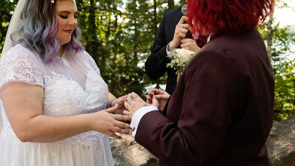 Herr Erzbischof, wann wird die Katholische Kirche Homosexuelle um ...