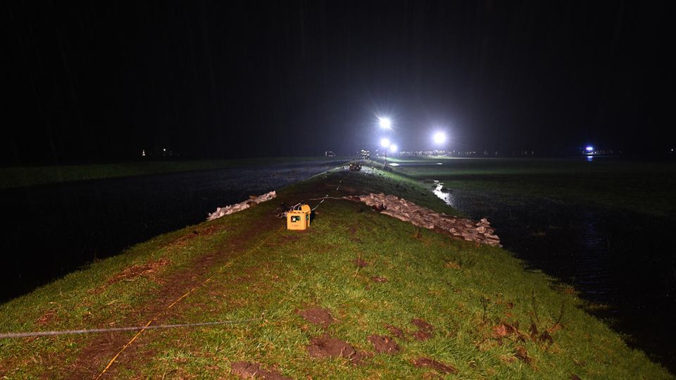 Hochwasser in Deutschland: Kanzler Scholz reist in betroffene Gebiete | STERN.de