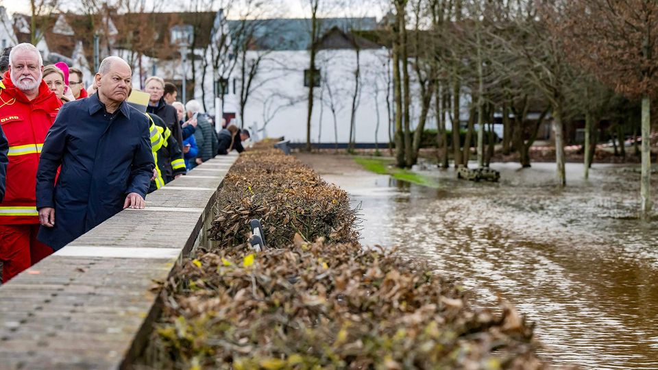 Hochwasser in Deutschland: Kanzler Scholz reist in betroffene Gebiete | STERN.de