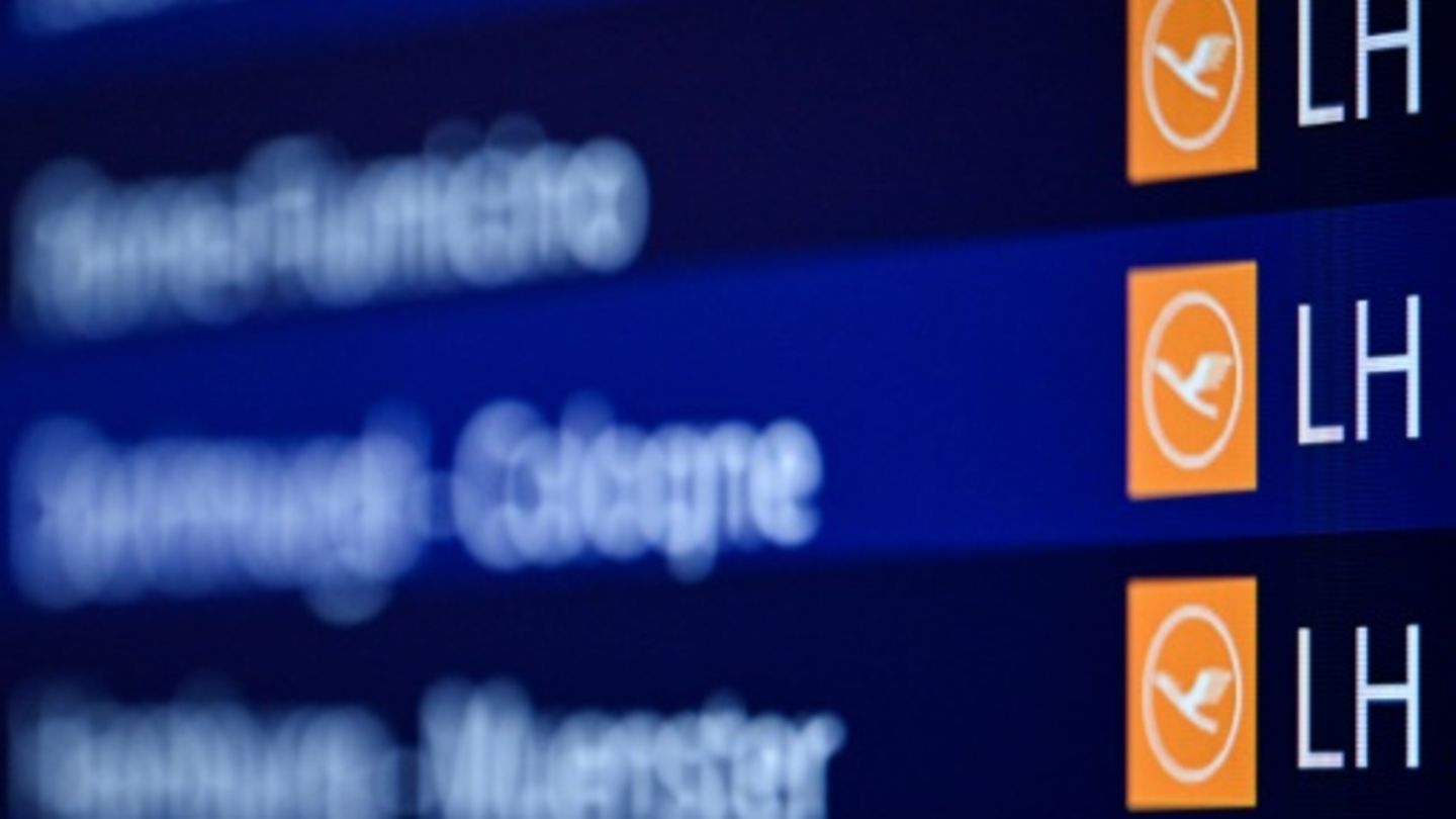 Piloten und Flugbegleiter von Lufthansa-Ferienflieger Discover streiken ... Piloten und Flugbegleiter von Lufthansa-Ferienflieger Discover streiken ...
