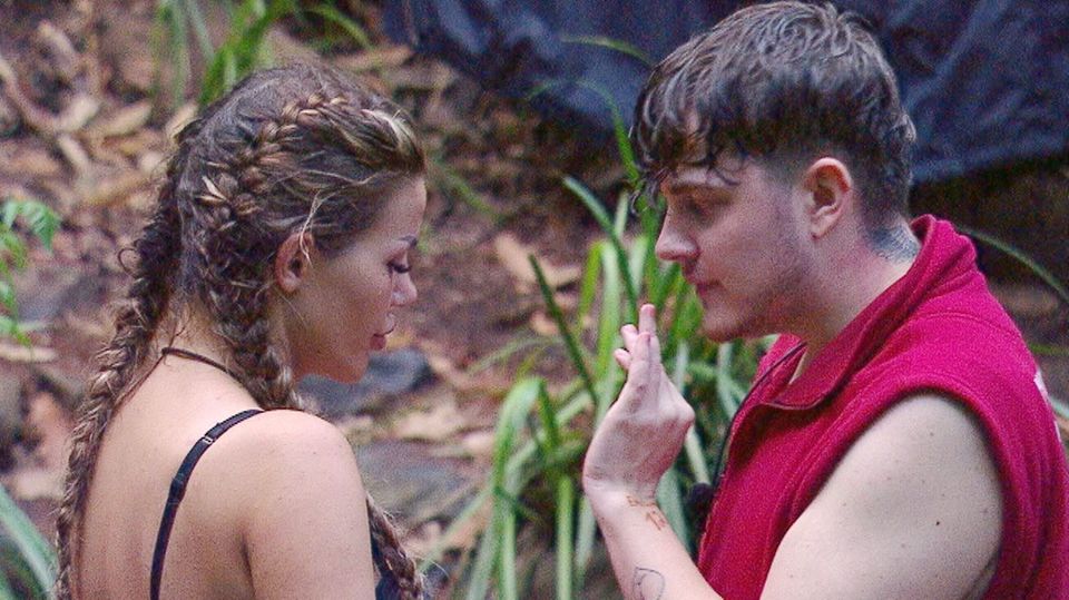 Simon Urban schaut Dschungelcamp 2024 | STERN.de