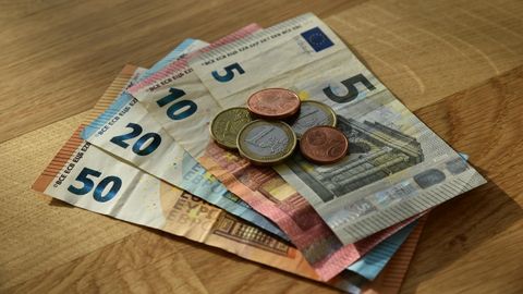 Finanzen und Versicherungen: 10 Tipps Geld richtig anzulegen und zu ...