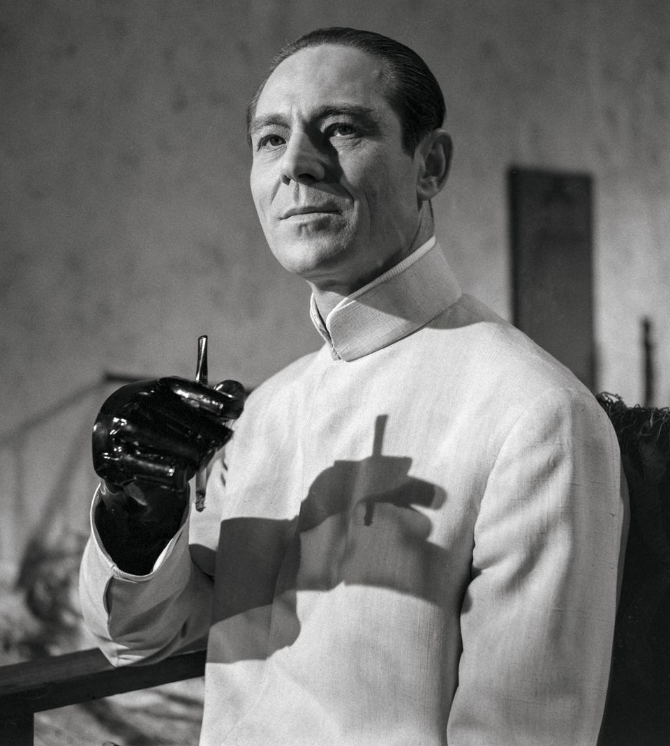 James Bond: Bildband zeigt Entstehung des ersten Filmes "Dr. No" | STERN.de