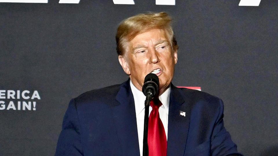 Donald Trump: Ex-Präsident zu Strafe von mehr als 350 Millionen Dollar ...