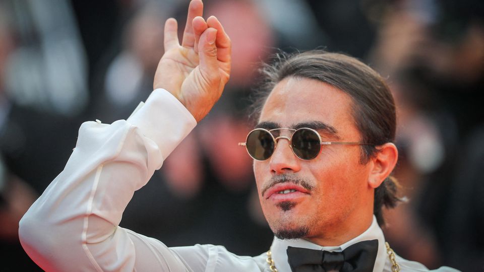 Steakvergolder "Salt Bae" zockt die Reichen mit schlechtem Essen ab ...