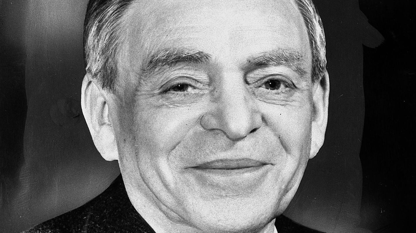 Casimir Funk: Wie ein polnischer Biochemiker die Vitamine entdeckte ...