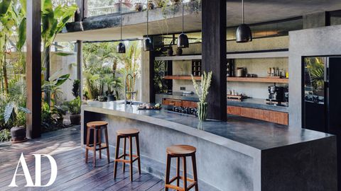 Rapper Cro öffnet die Türen seines Anwesens auf Bali | STERN.de