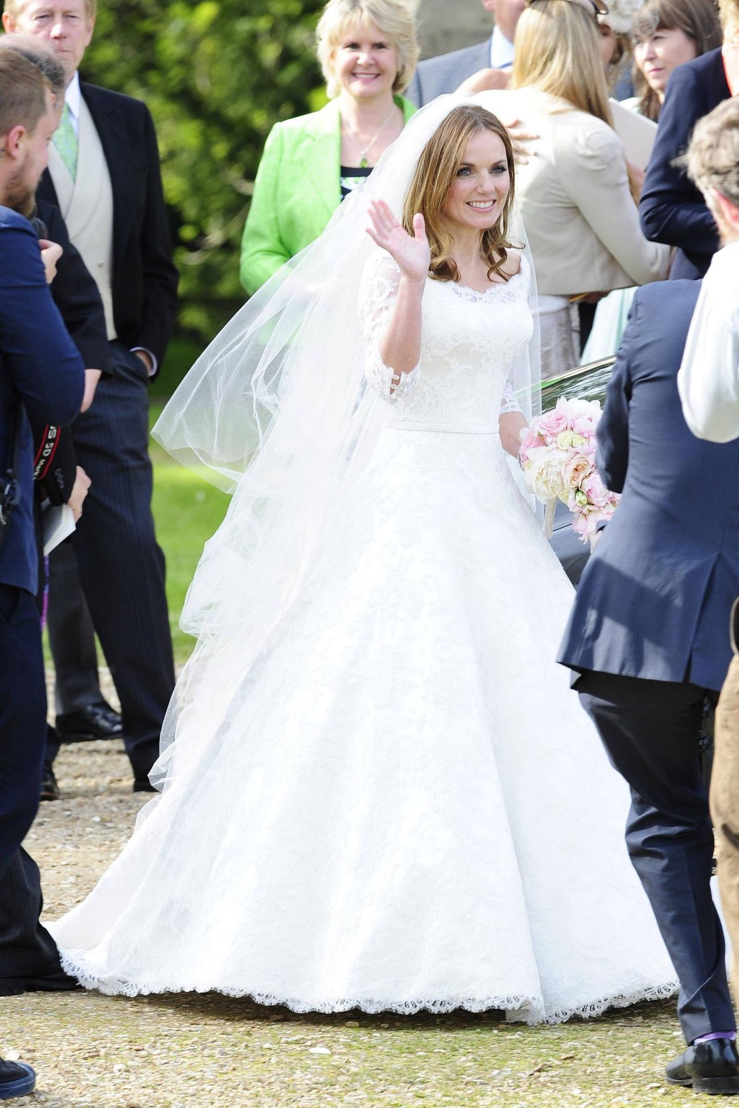 Geri Halliwell: Vom Spice Girl im Union Jack zur eleganten Lady in Weiß ...