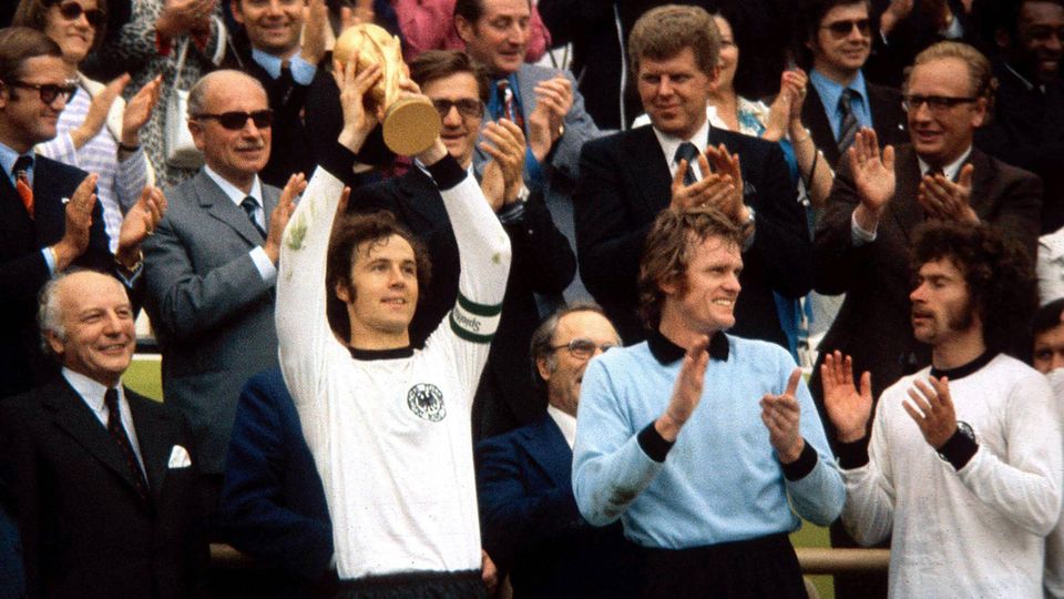 WM 2026: Die skurrilsten Deutschland-Trikots seit 1935 | STERN.de