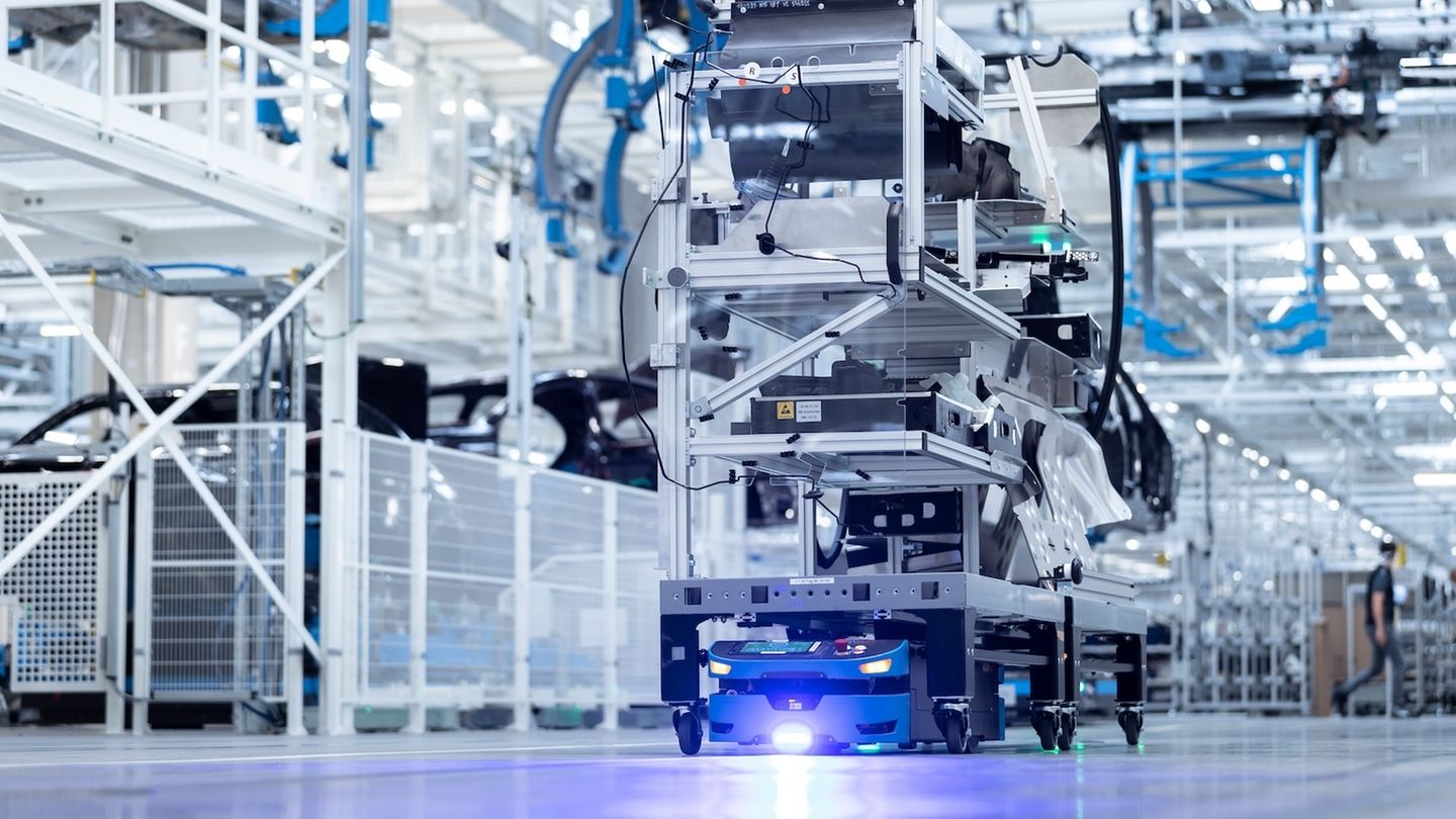 Luxusautos am Fließband: Zu Besuch in der Mercedes Factory 56 | STERN.de