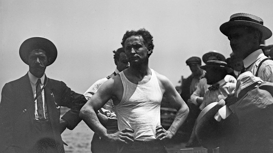 Harry Houdini: Einer der einflussreichsten Magier der Welt in Bildern ...