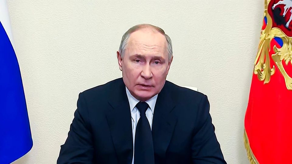 Russland: Putin gibt nun doch Islamisten Schuld am Anschlag bei Moskau ...