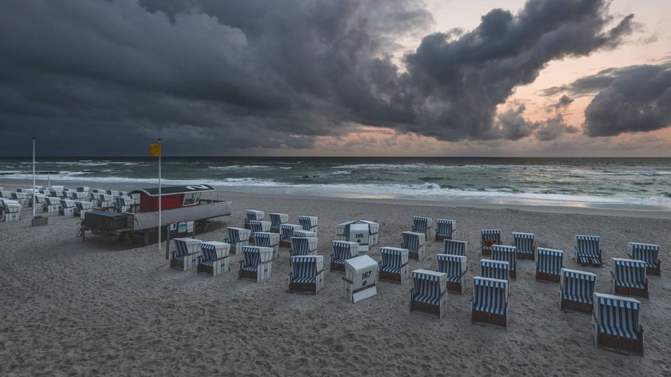 Nazi-Parolen auf Sylt: Sind die Äußerungen strafbar? | STERN.de