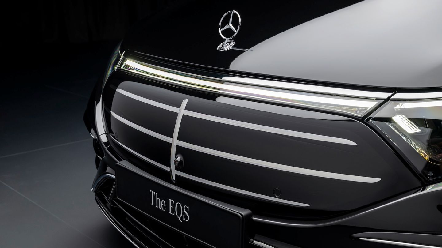Mercedes Zeigt Luxus Elektroauto Eqs Mit Frischem Design Stern De