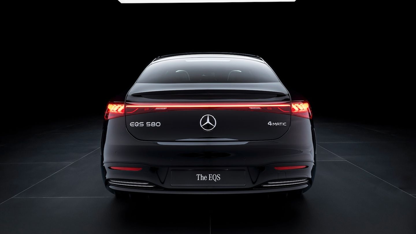 Mercedes Zeigt Luxus Elektroauto Eqs Mit Frischem Design Stern De