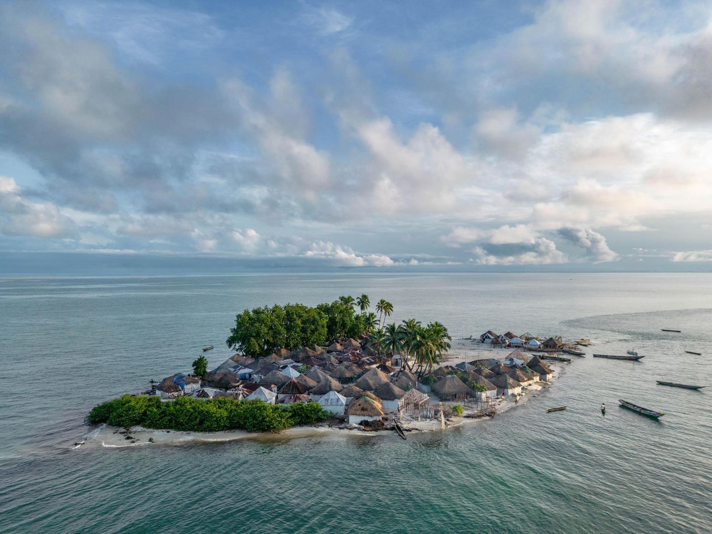 Lost Paradise: Wie die Insel Nyangai allmählich im Meer versinkt | STERN.de