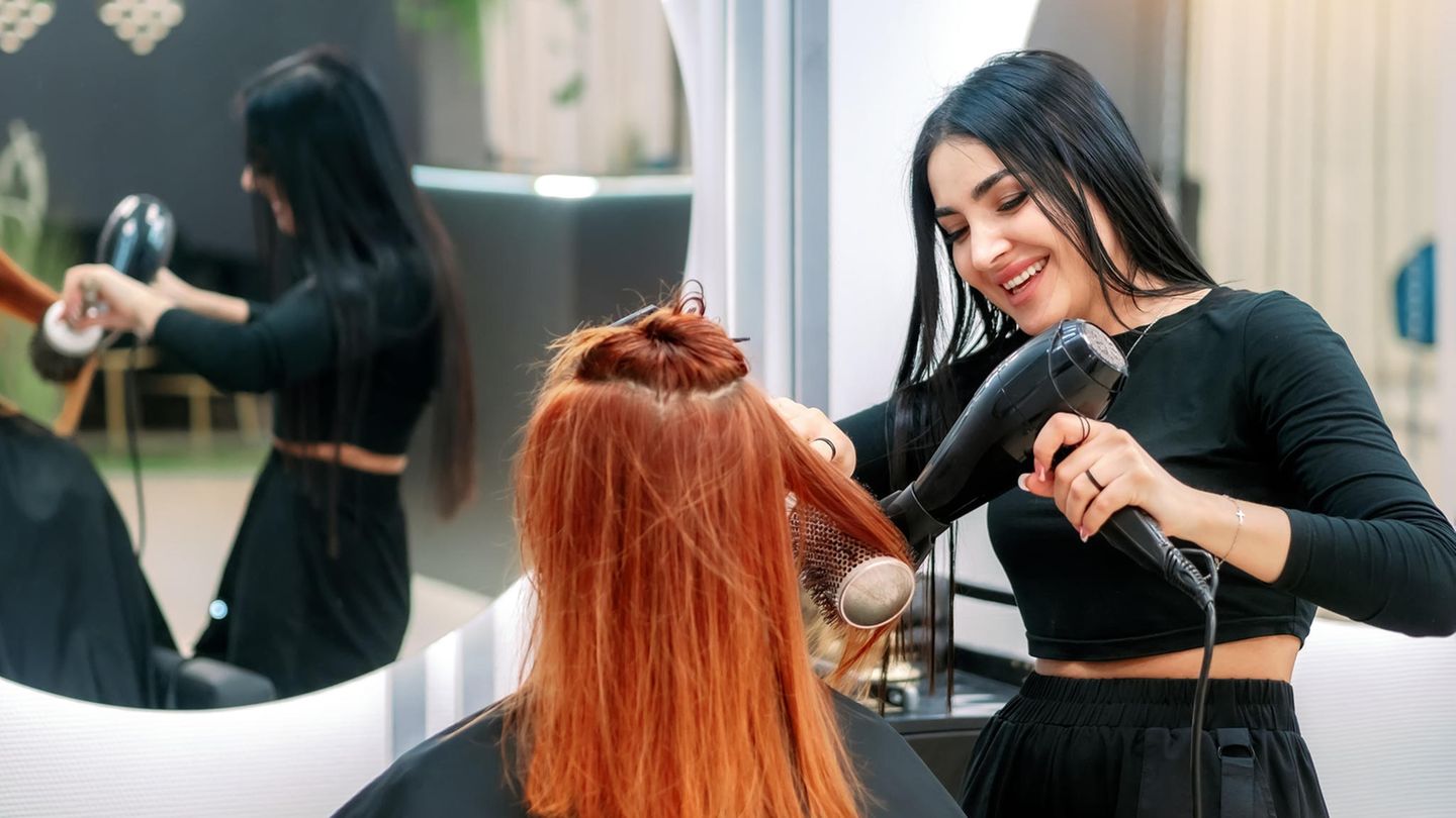Friseurin erzählt: "Ich bin der seelische Mülleimer mancher Kunden ...