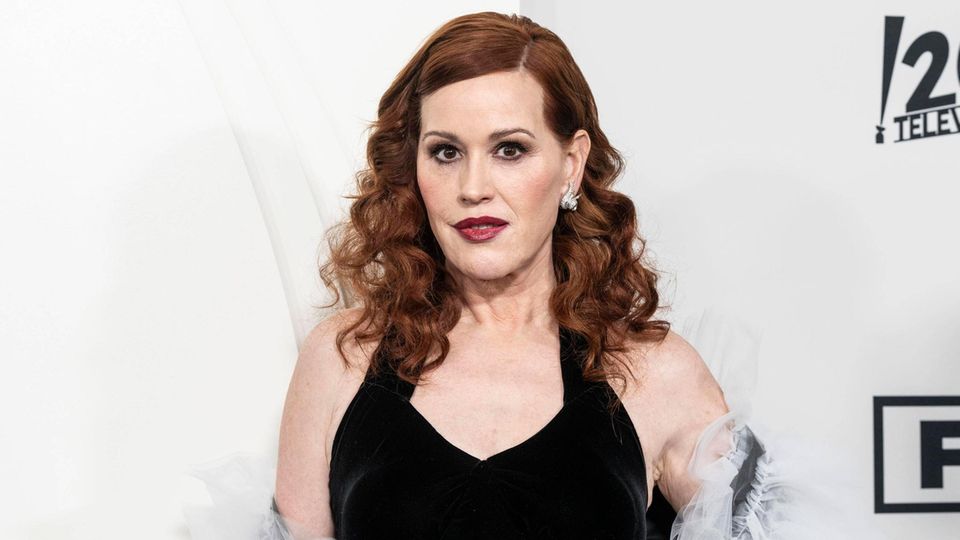Molly Ringwald spricht über ihre Erfahrungen mit sexuellen Übergriffen ...