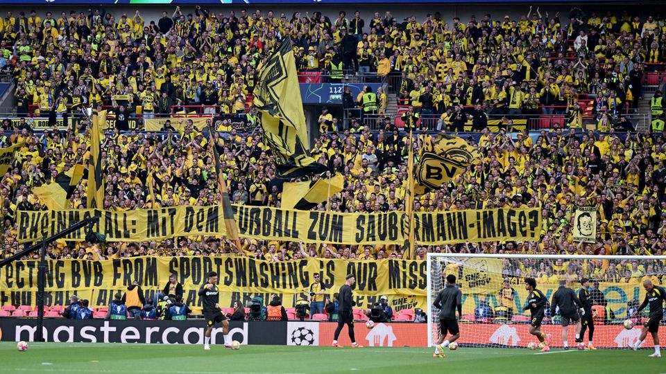 Fan-Proteste gegen Rheinmetall-Deal bei Champions-League-Endspiel ...